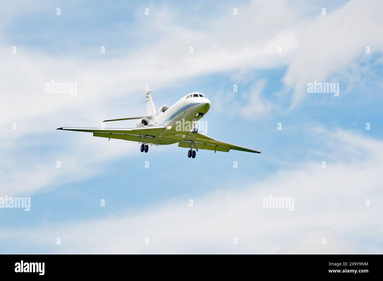 Aircraft landing at Lexington Bluegrass Airport Stock Photo - Alamy