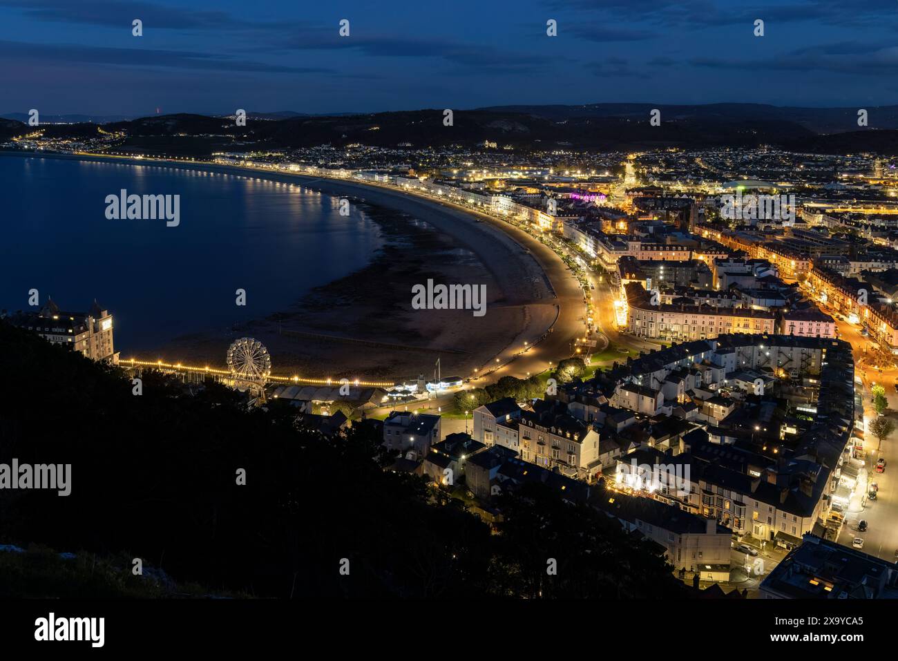 Night sky wales hi-res stock photography and images - Alamy