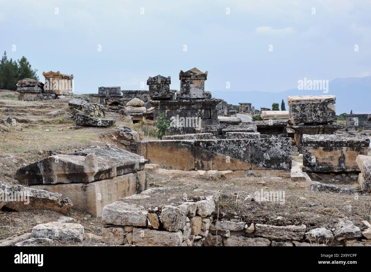 Necropolis ancient graveyard hi-res stock photography and images - Alamy