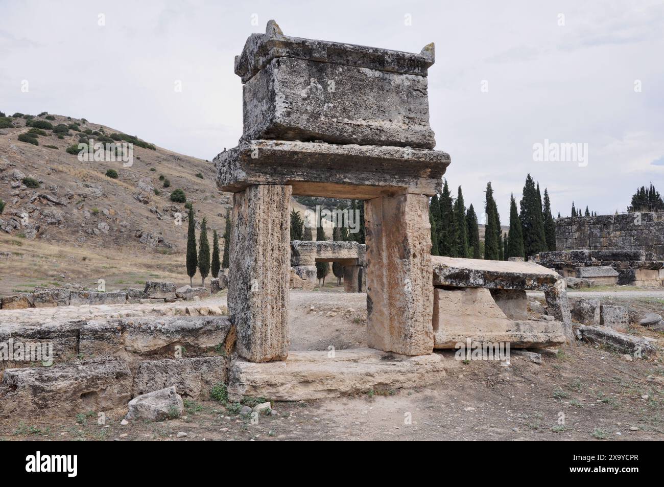 Necropolis ancient graveyard hi-res stock photography and images - Alamy