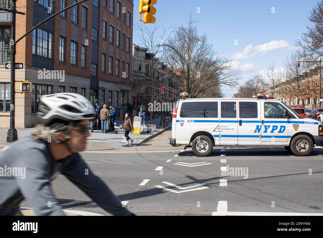 Law enforcement setting hi-res stock photography and images - Alamy