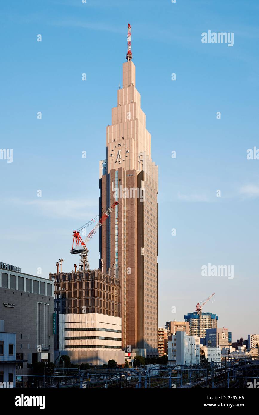 NTT DoCoMo Yoyogi Building, designed by Kajima Design, 2000; Shibuya ...