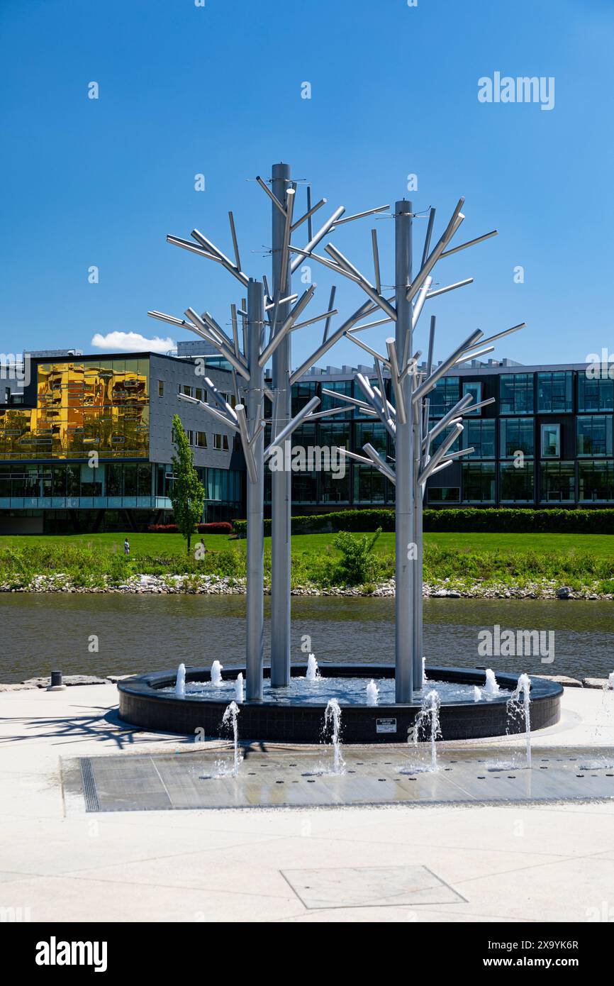 High rise building cooling towers hi-res stock photography and images ...