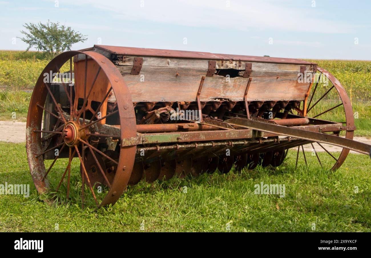 Vintage grain cart in a field, surrounded by crops Stock Photo - Alamy
