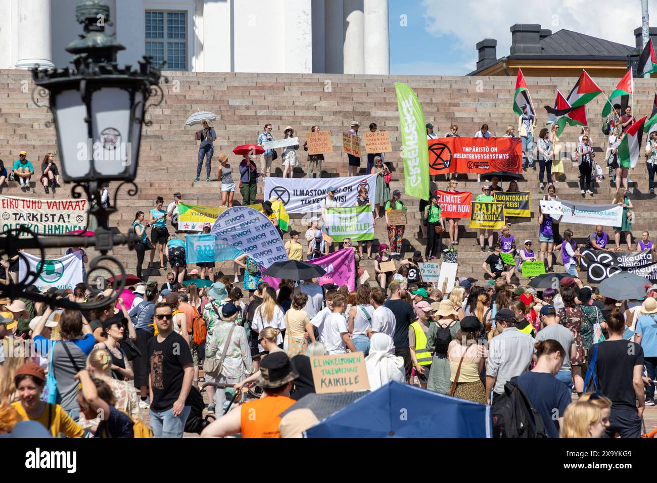 Ymparisto on mielenterveyskysymys hi-res stock photography and images ...