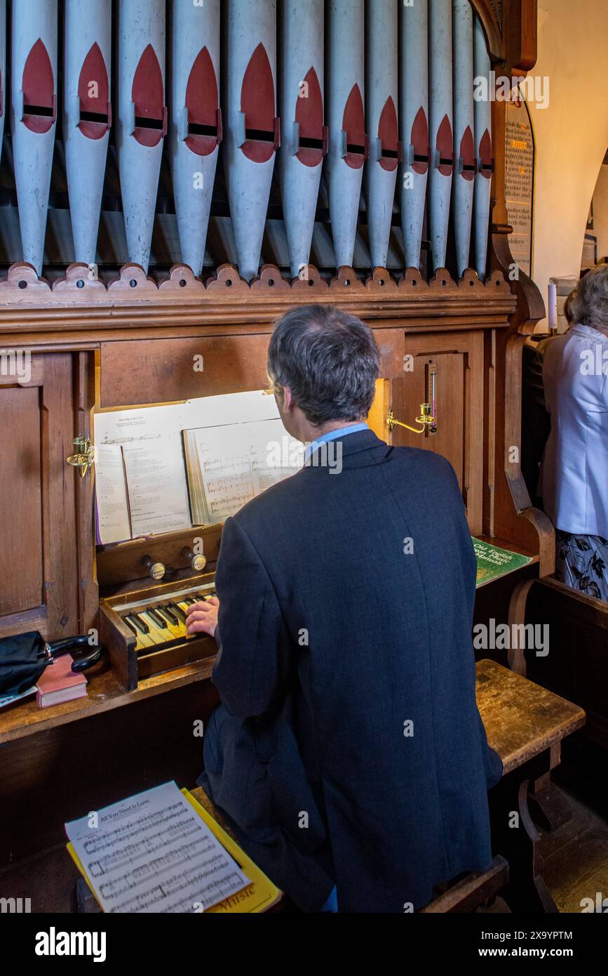 Organist playing a Church Organ Stock Photo - Alamy