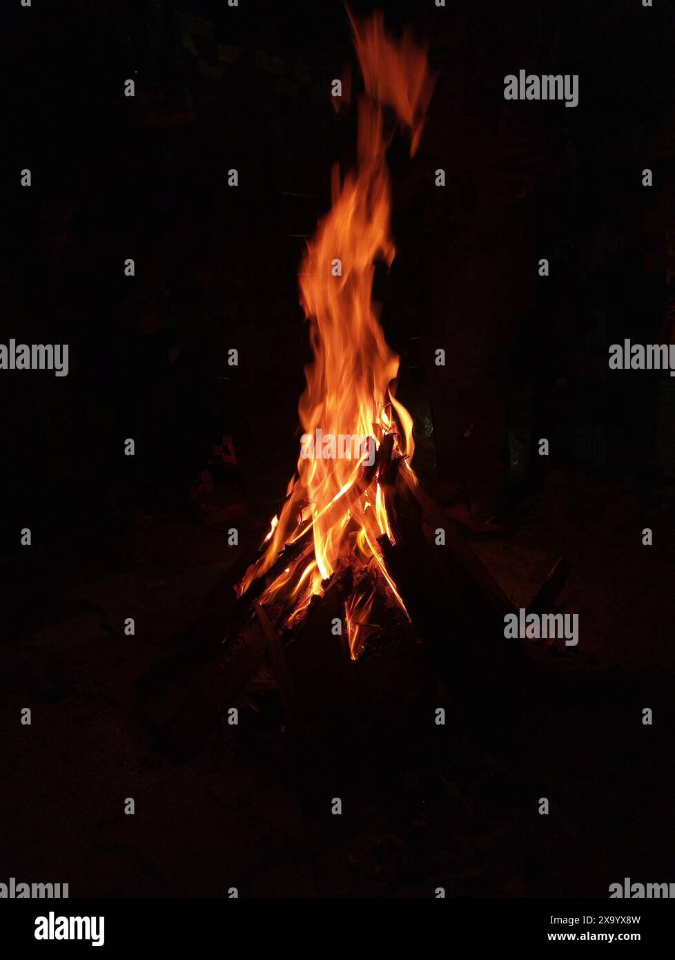 Flickering and glowing hi-res stock photography and images - Alamy