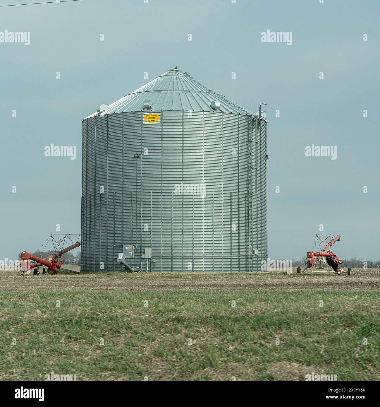 Grain bin hi-res stock photography and images - Alamy
