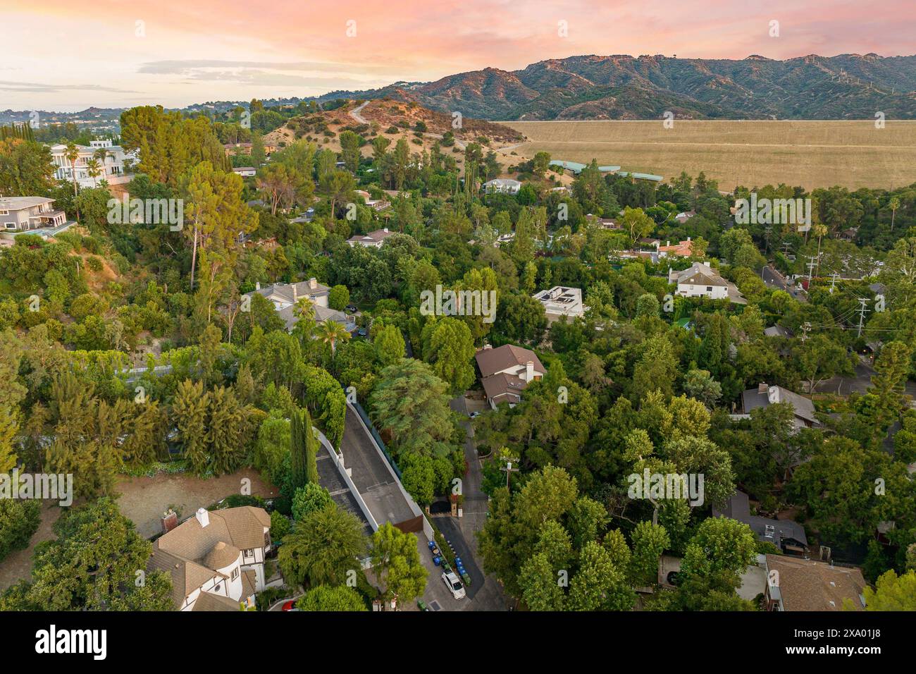 Skyline residences architecture hi-res stock photography and images - Alamy