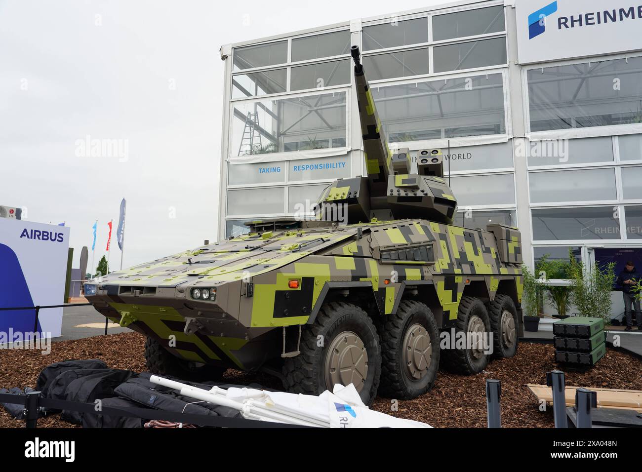 Rundgang mit den ILA-Partnern GTK Boxer, Radpanzer, Rheinmetall Berlin ...