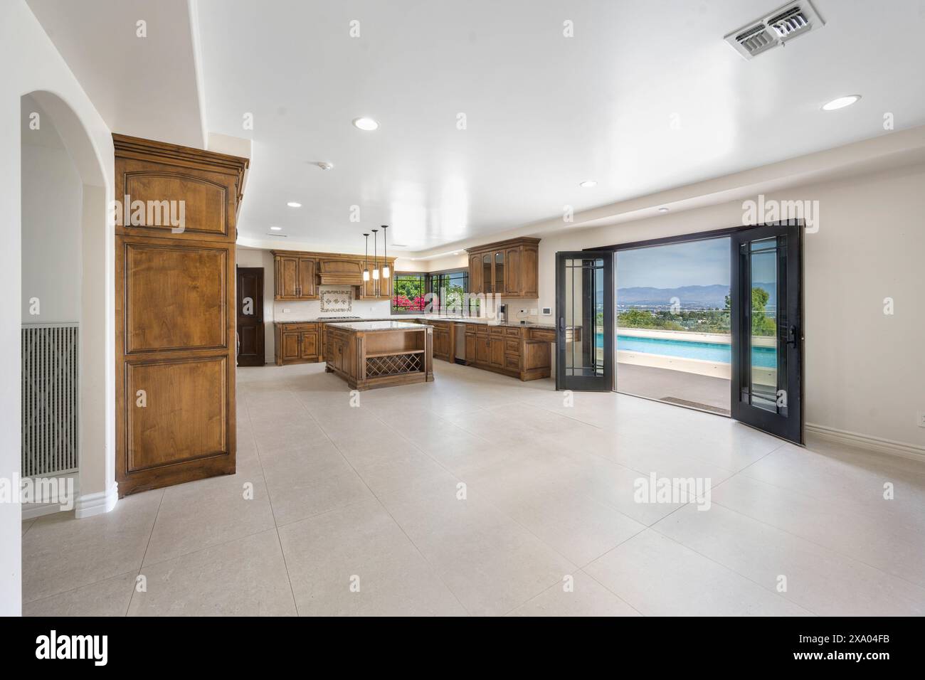 Enclosed cabinets hi-res stock photography and images - Alamy