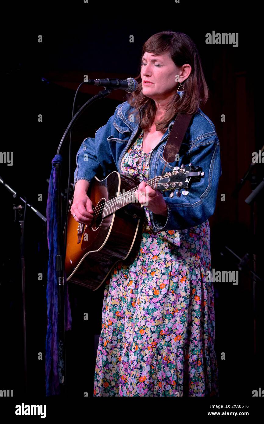 Suzie Ungerleider, Rogue Folk Club, Vancouver, British Columbia, Canada ...