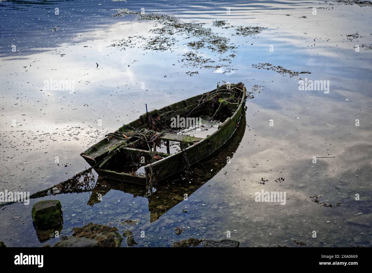 Wreck wrecked stranded hi-res stock photography and images - Alamy