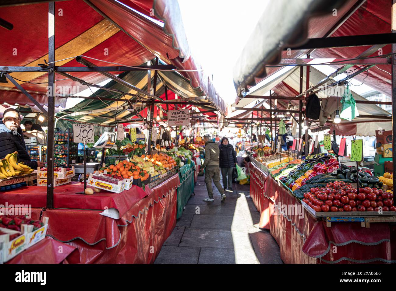 Turin market hi-res stock photography and images - Alamy