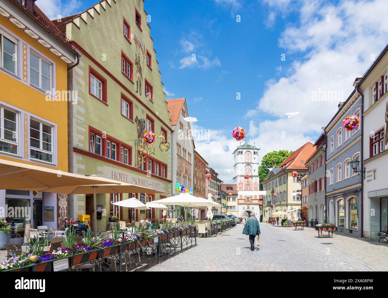 Wangen im Allgäu: city gate Frauentor (Ravensburger Tor), street ...