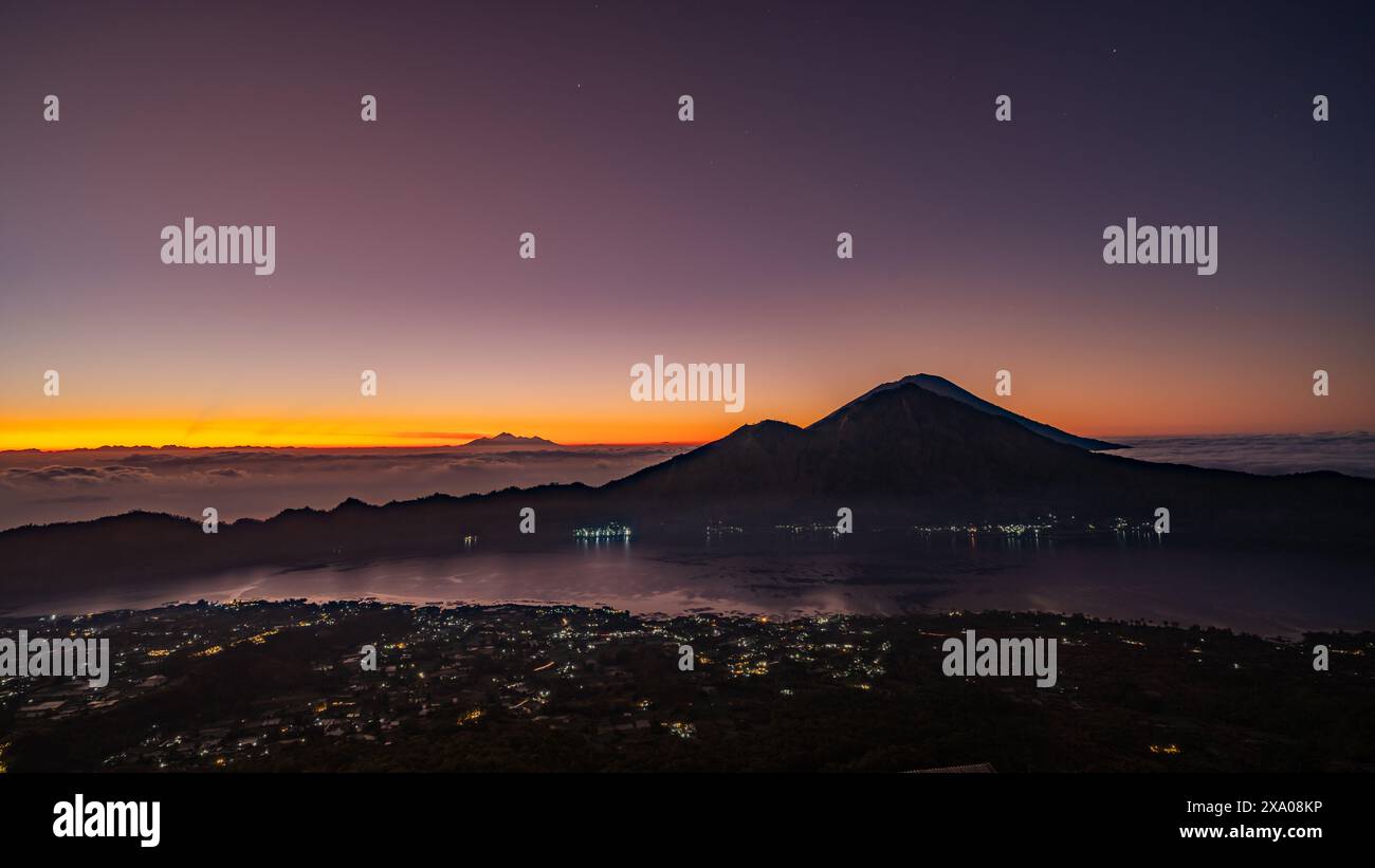 Warm colors hi-res stock photography and images - Alamy