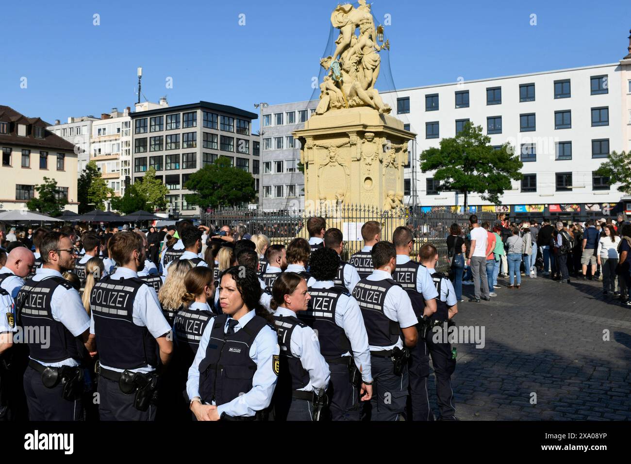 03.06.2024 Nach tödlicher Messerattacke am Marktplatz in Mannheim bei einer Veranstaltung der ...