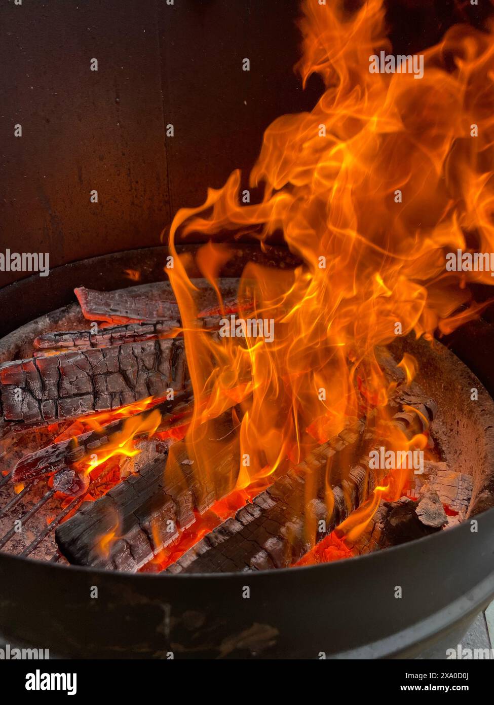 Close up flames from fire hi-res stock photography and images - Alamy
