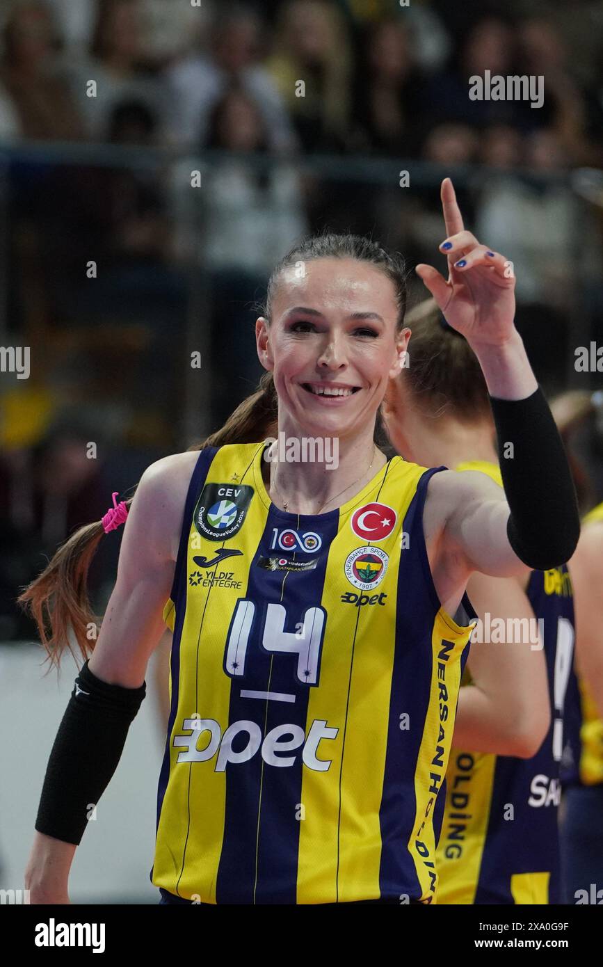 ISTANBUL, TURKIYE - NOVEMBER 24, 2023: Eda Erdem Dundar in Vakifbank vs ...
