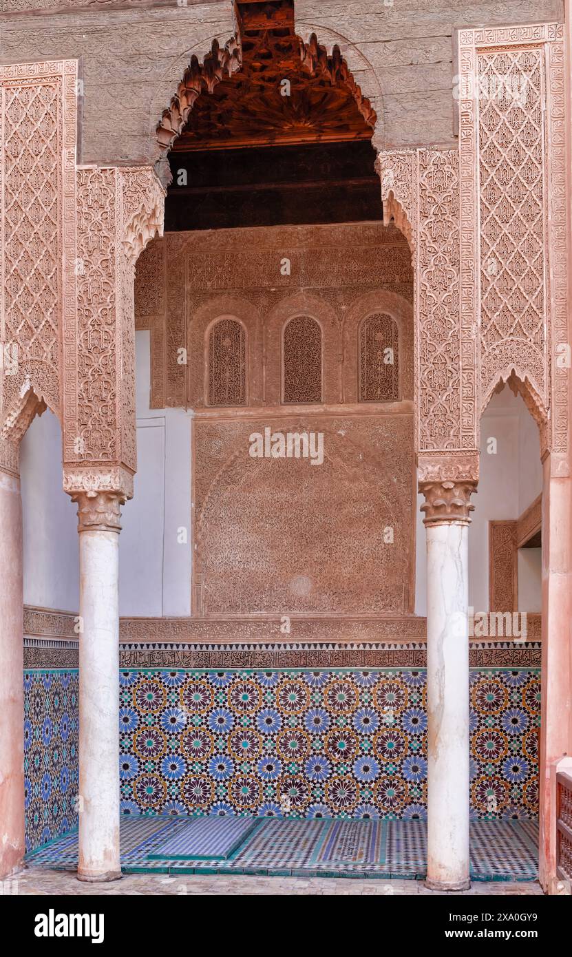 Wall carved mosque design hi-res stock photography and images - Alamy
