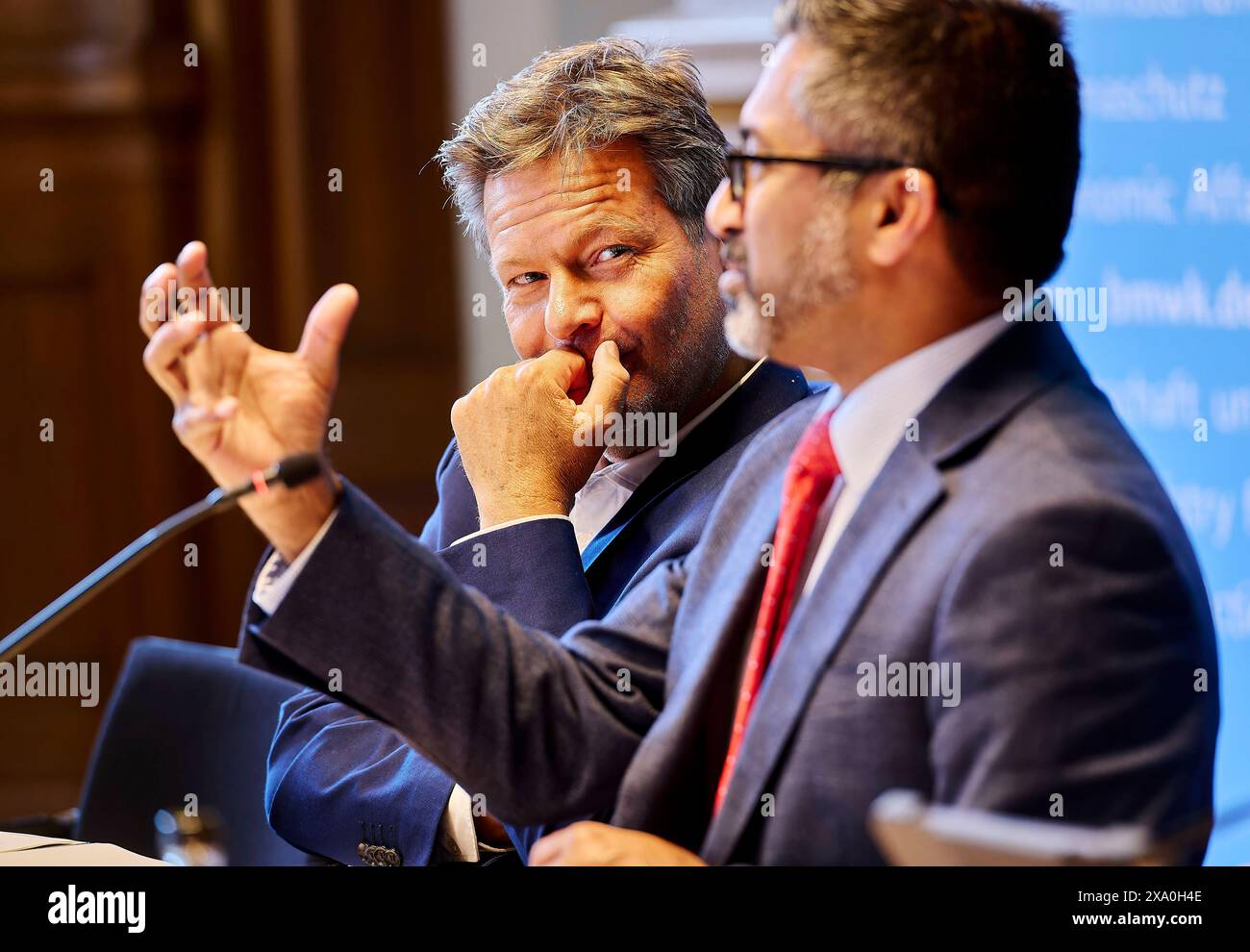 Habeck Parikh - US-German Space Dialogue im BMWK EUR, Deutschland ...