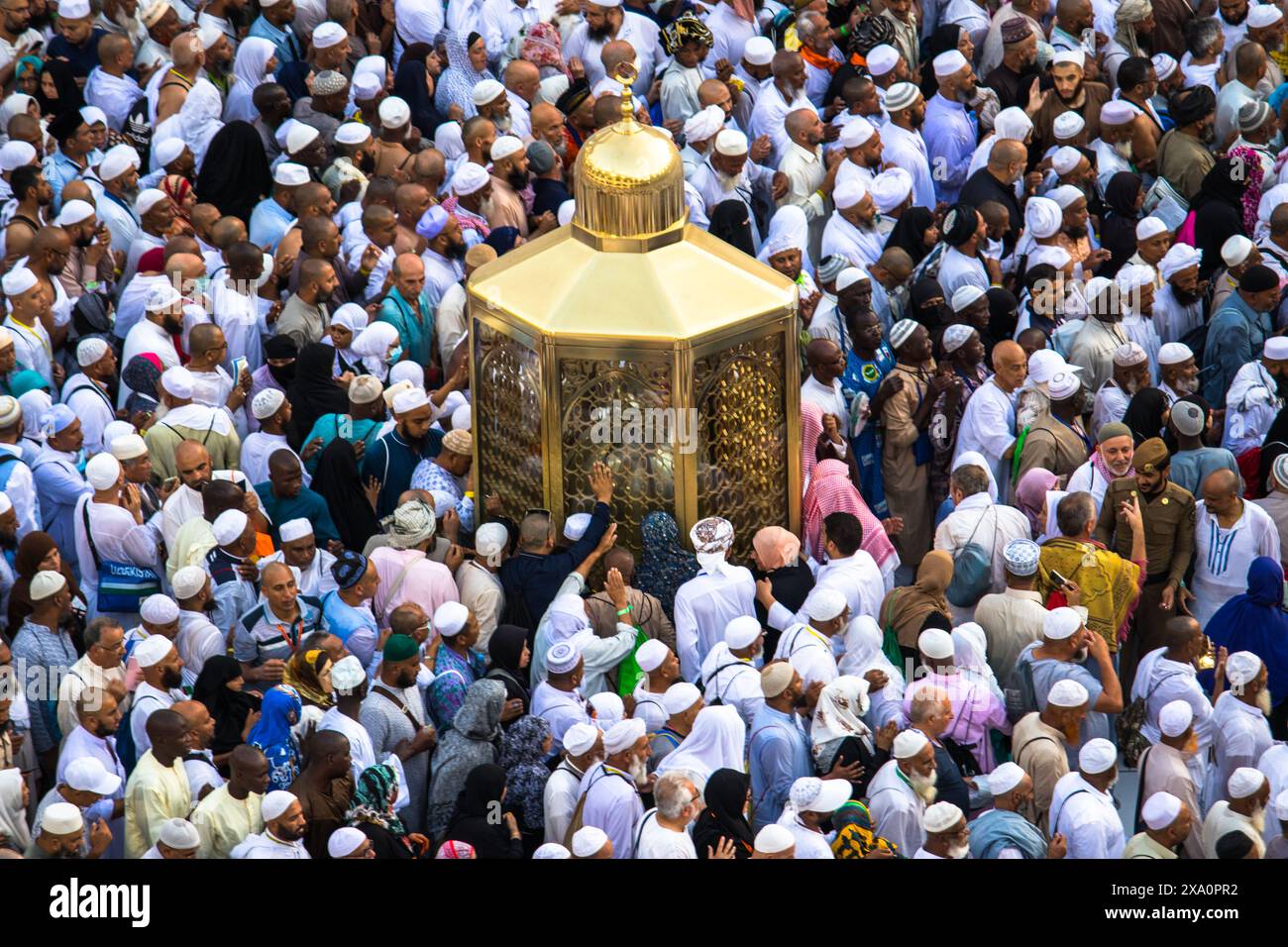 Maqam Ibrahim. Muslim pilgrims walk pass by Abraham sacred place. MECCA ...