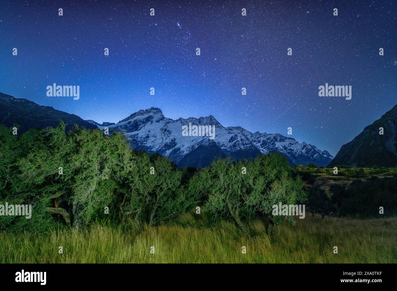 New Zealand, South Island, Southern Alps, Mount Cook National Park ...