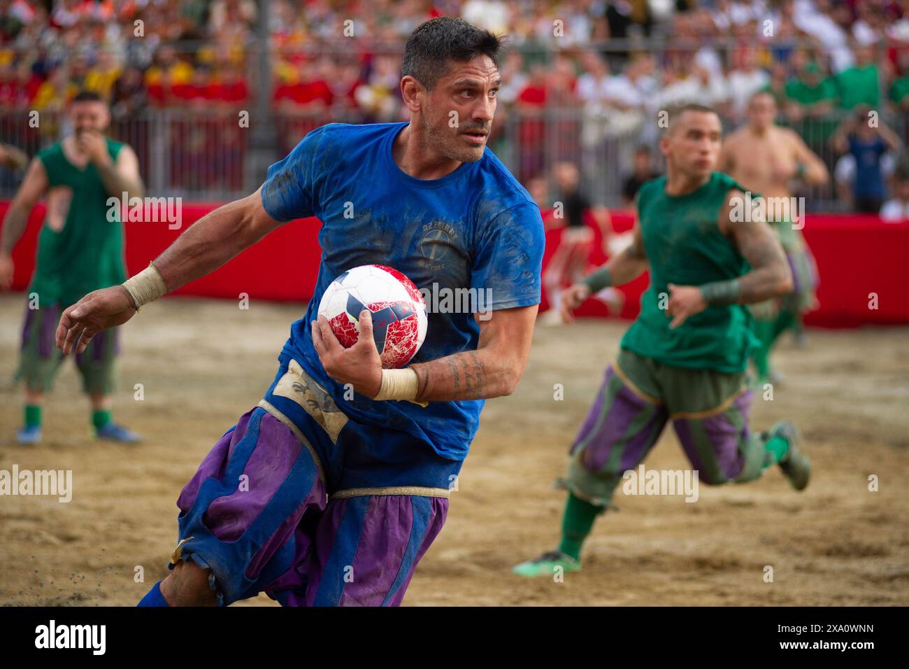 A player runs with the ball during the semifinal between Blues (Santa ...