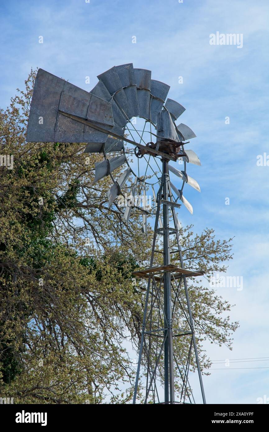 Old farm windmill hi-res stock photography and images - Alamy