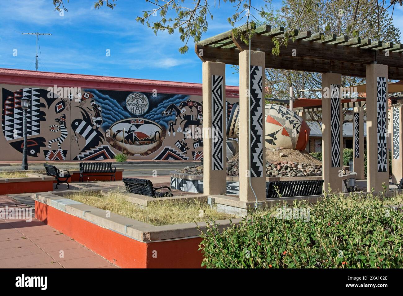 Leyendecker Plaza municipal park in downtown Deming New Mexico — April ...
