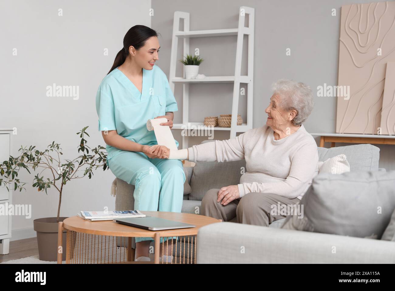 Woman therapist sitting arm hi-res stock photography and images - Alamy
