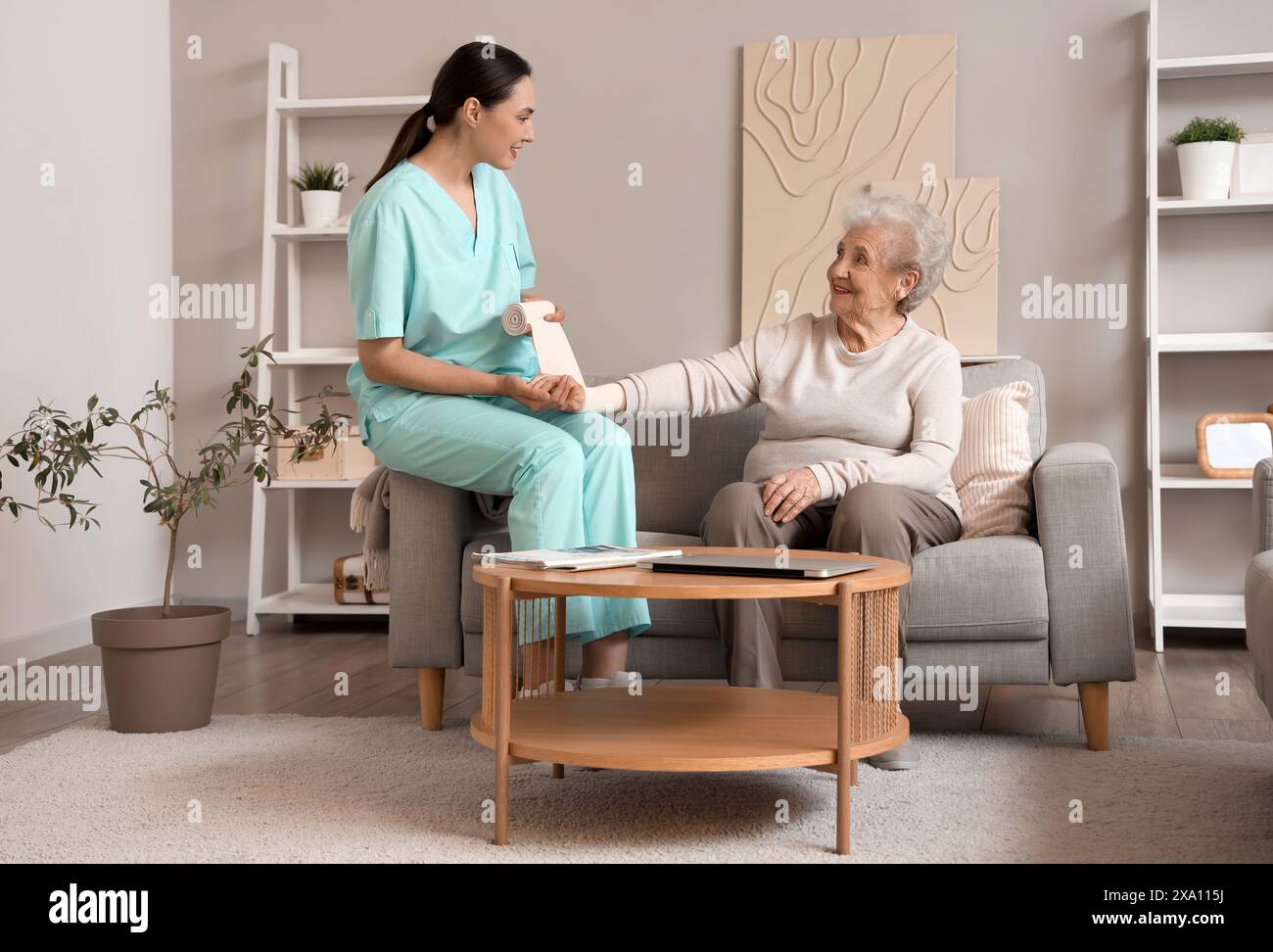 Woman therapist sitting arm hi-res stock photography and images - Alamy