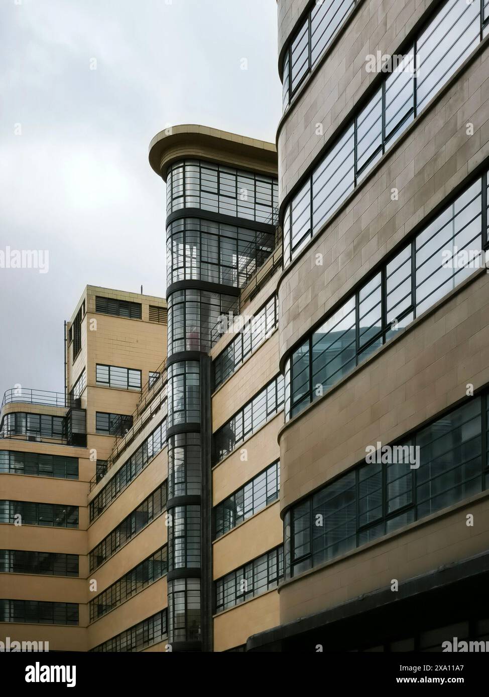 Art deco england architecture hi-res stock photography and images - Alamy