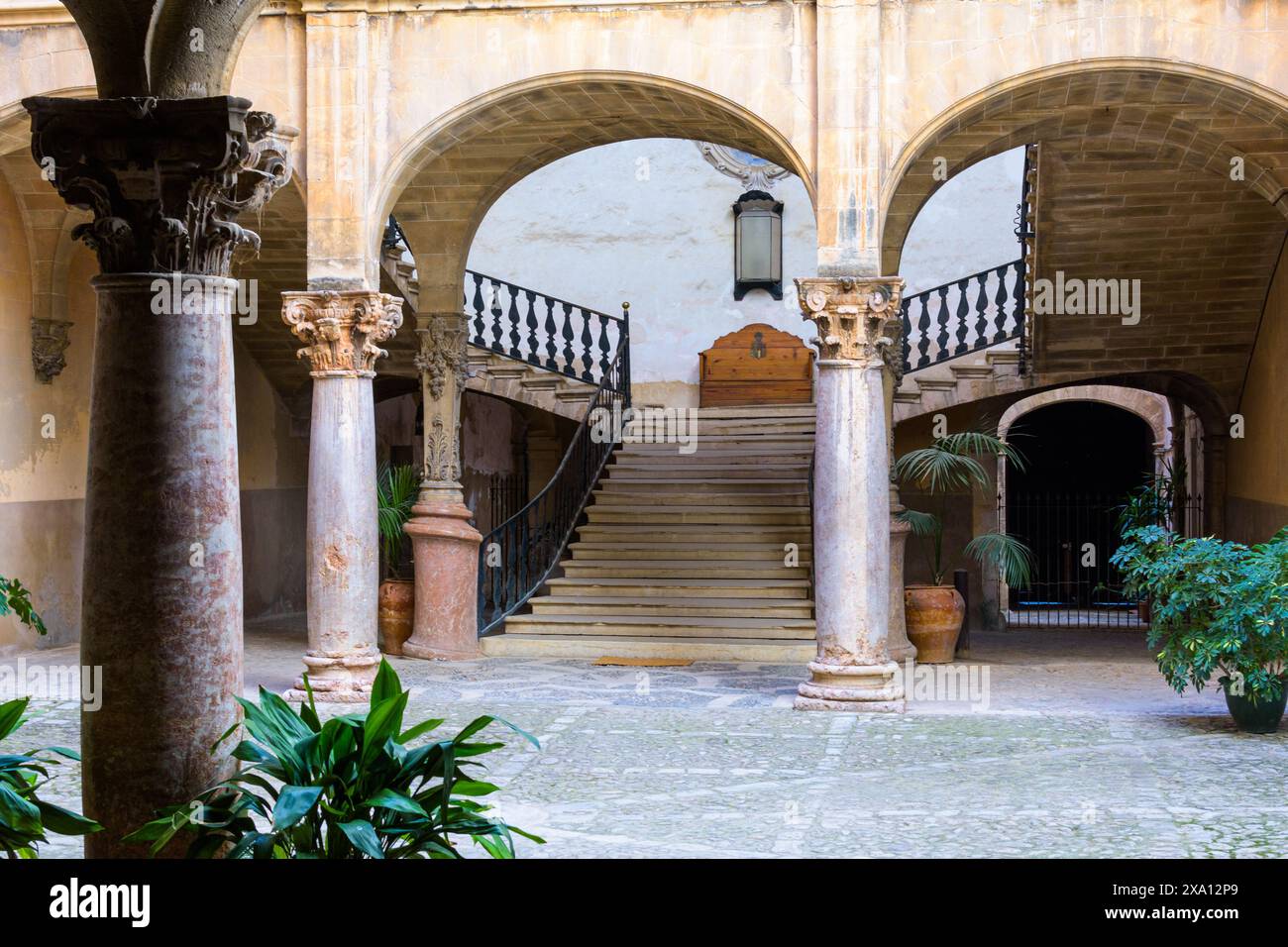 Historic passage design hi-res stock photography and images - Alamy