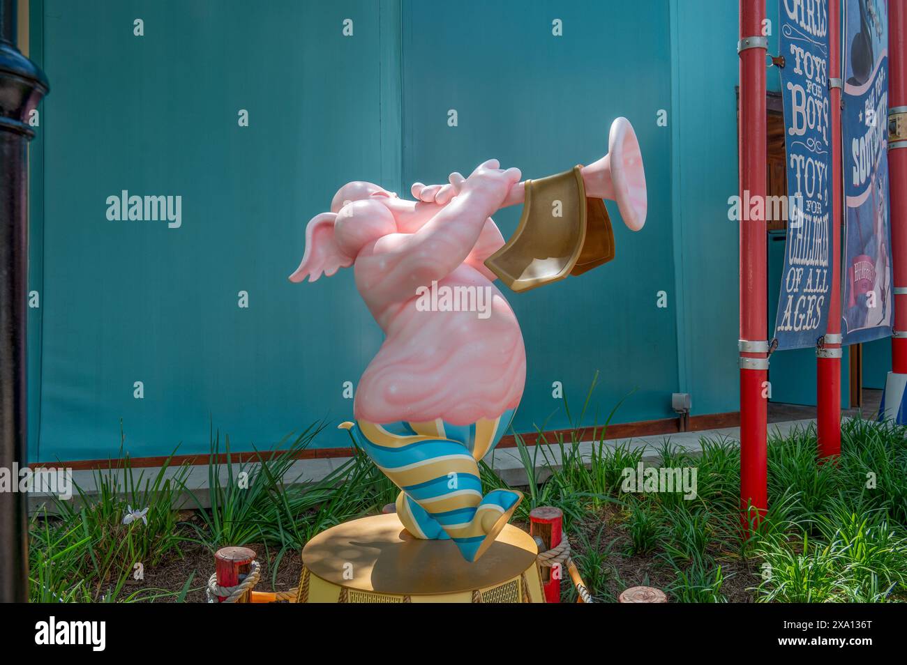 Smellephants on Parade, Display at magic kingdom they have a unique ...