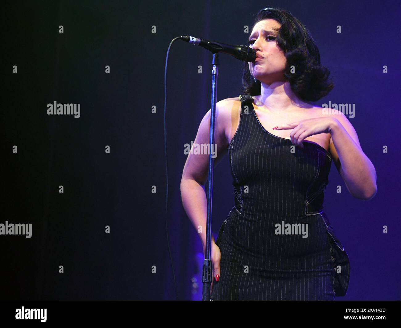 British singer Raye, performing live in Buenos Aires Stock Photo - Alamy