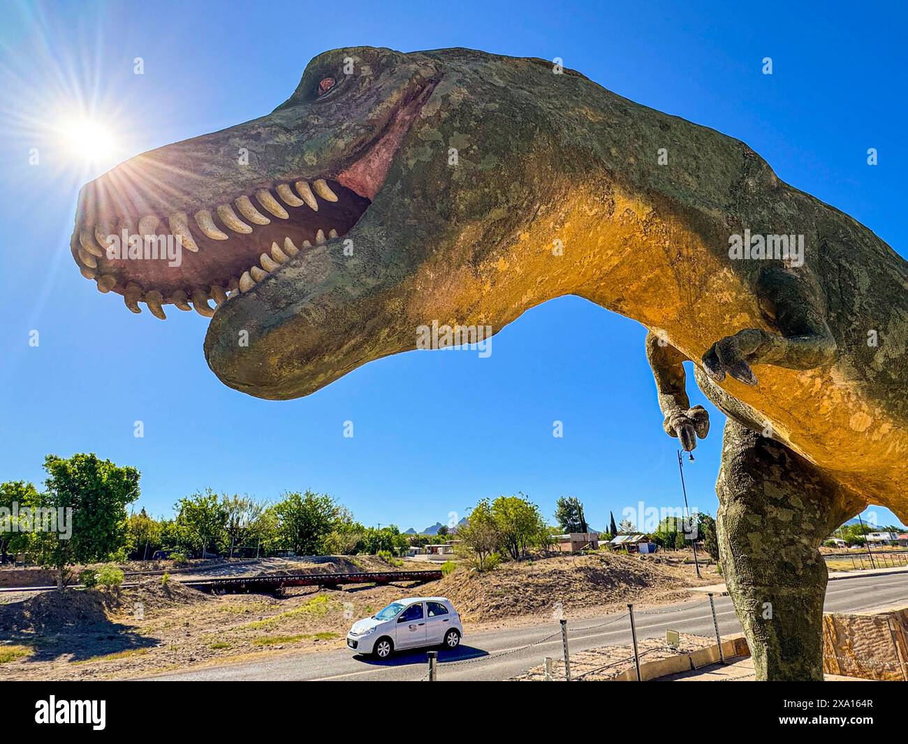 Tiranosaurio rex Dinosaurio, A Tyrannosaurus rex dinosaur sculpture in ...