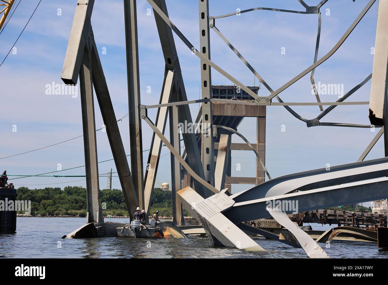 Dundalk, United States of America. 01 June, 2024. Salvage crews use ...