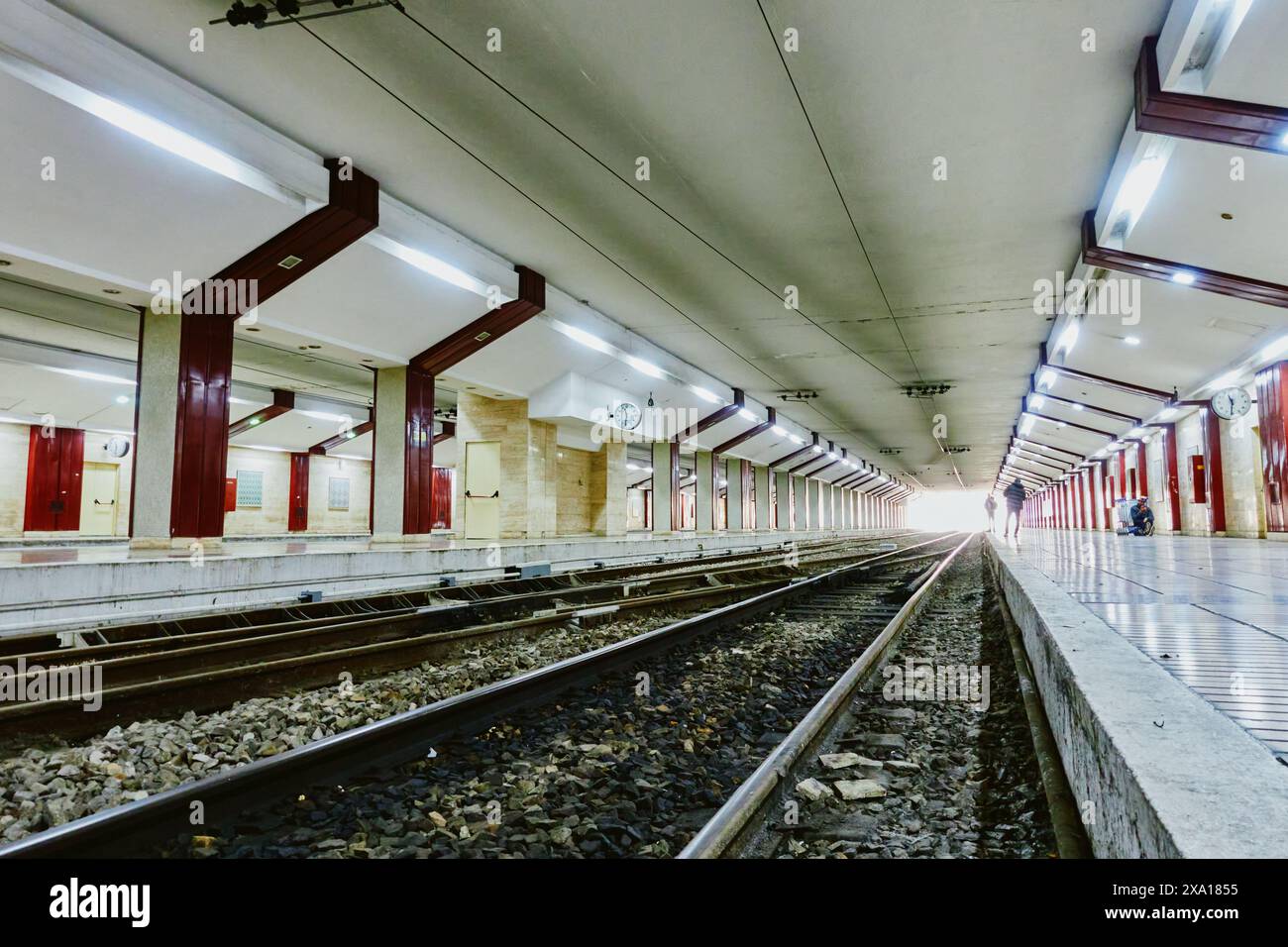 Clean train hi-res stock photography and images - Alamy