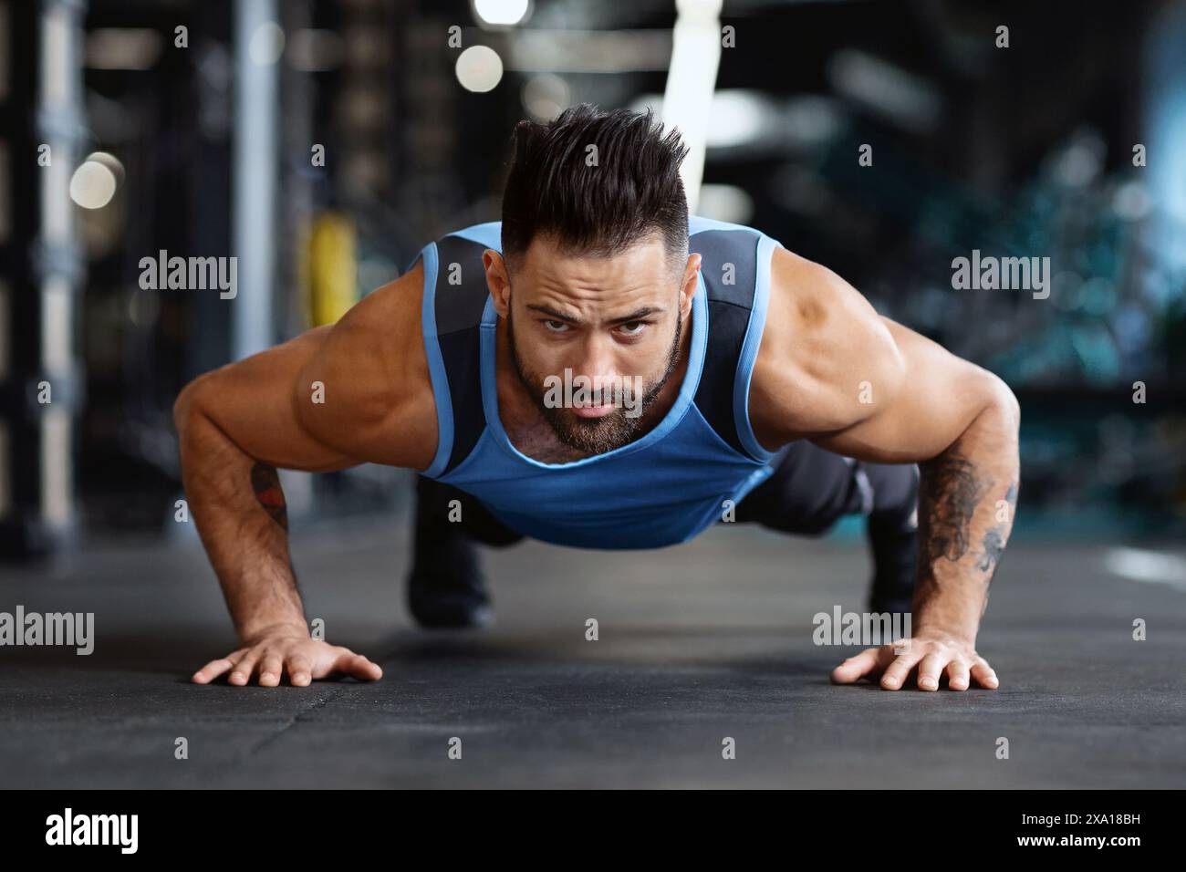 Upper body push ups man hi-res stock photography and images - Alamy