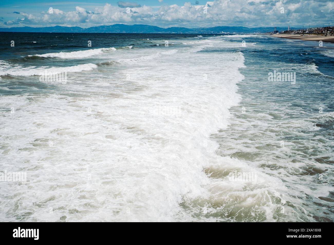 Ocean waves with white water ebbing and flowing Stock Photo - Alamy
