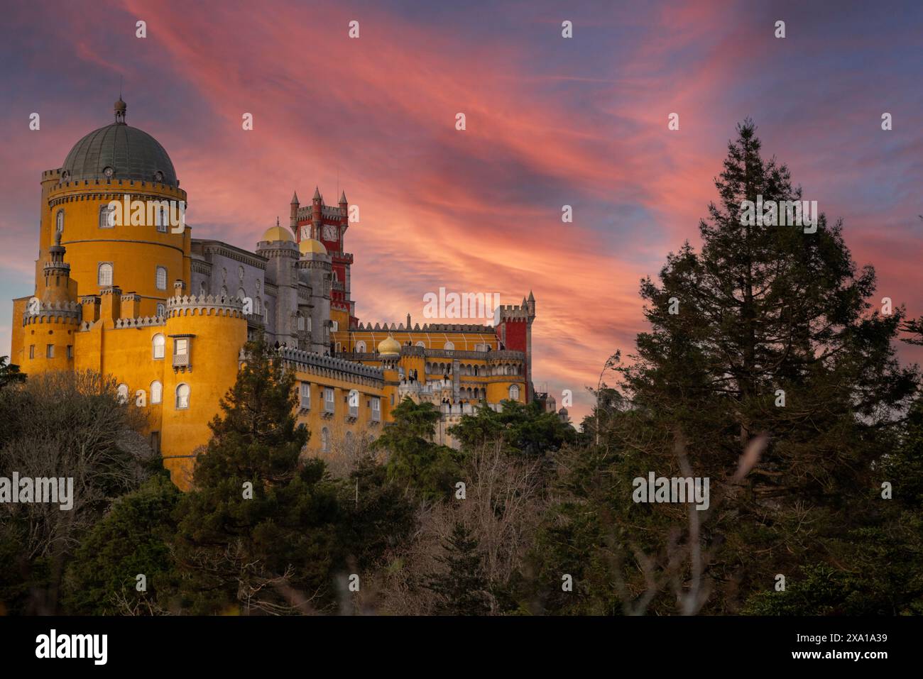 Vibrant sunset behind castle hi-res stock photography and images - Alamy