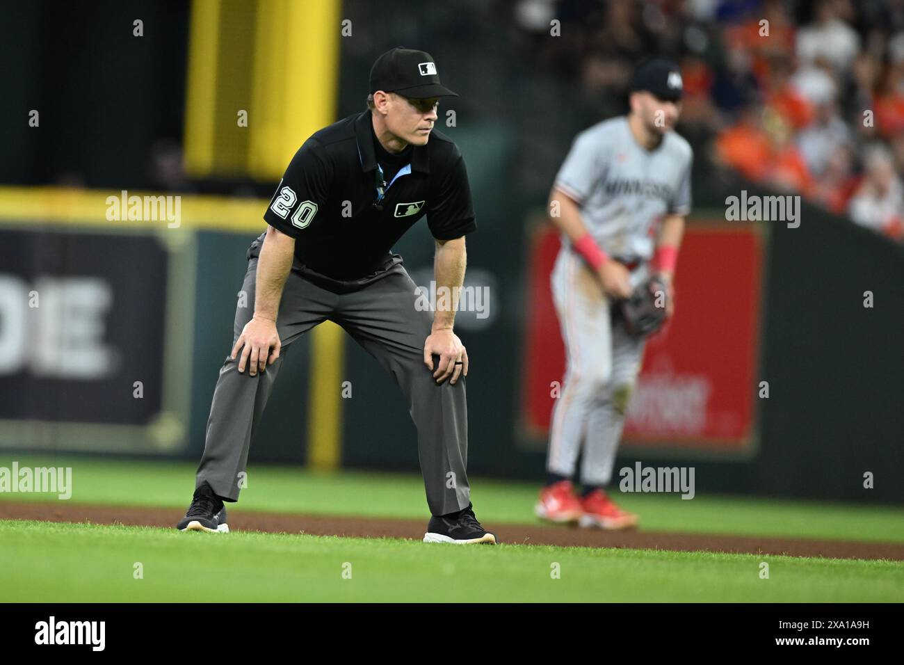 Umpire Tom Hallion (20)during the MLB baseball game between the ...