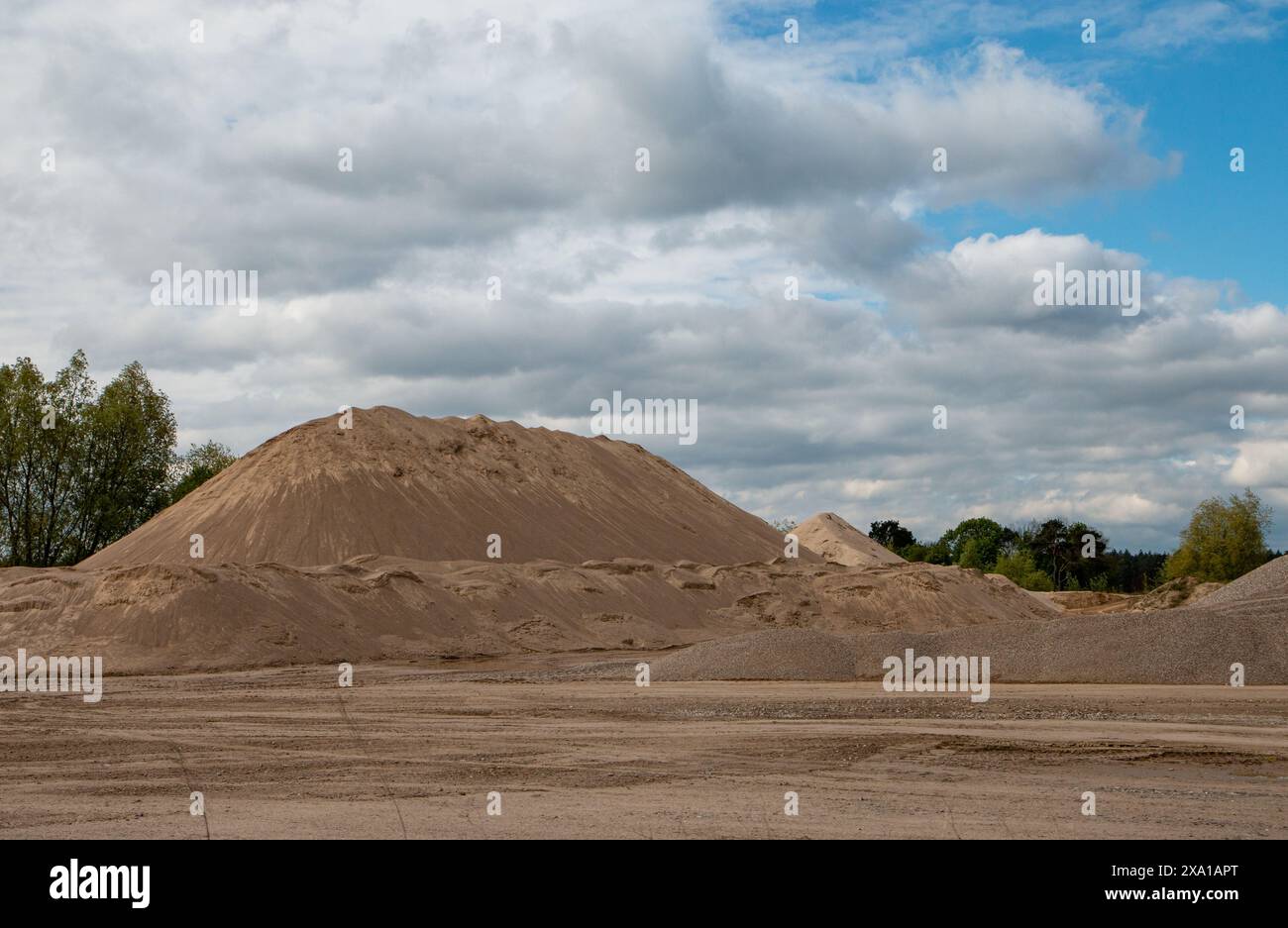Mound of soil hi-res stock photography and images - Alamy