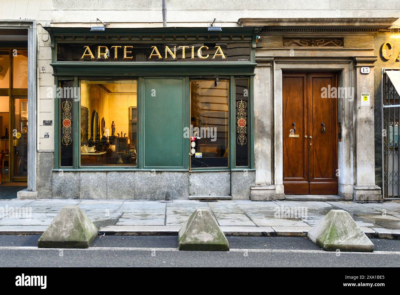 Exterior of an antique shop in the historic centre of Turin, Piedmont ...