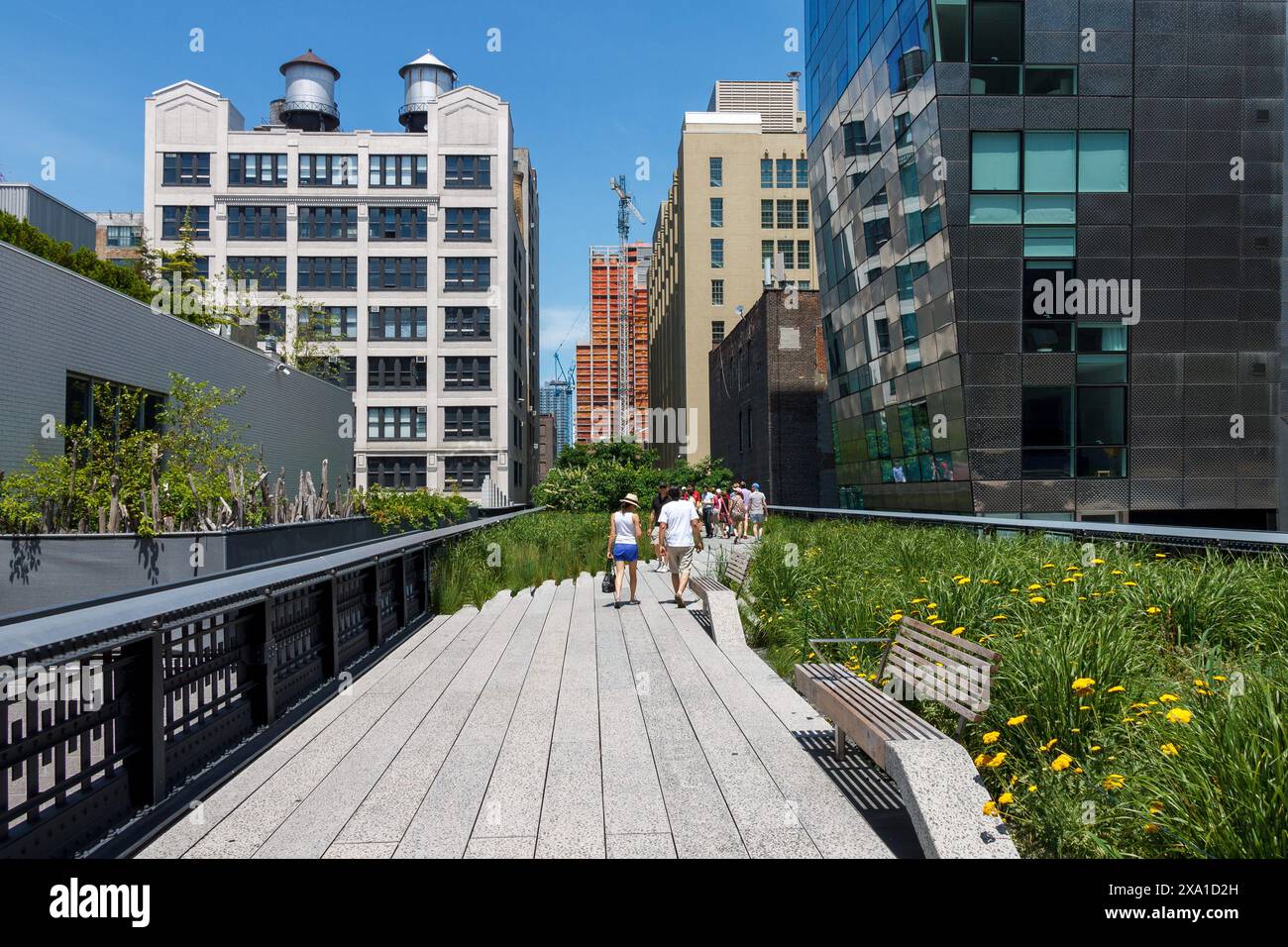 The tourists walking in the linear highline park, Manhattan, New York ...
