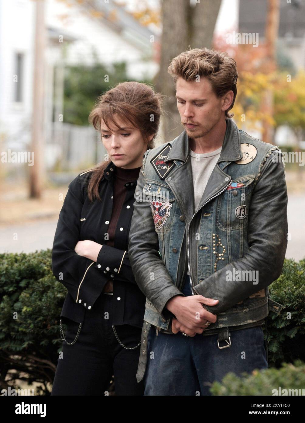 THE BIKERIDERS, from left: Jodie Comer, Austin Butler, 2023. ph: Kyle ...