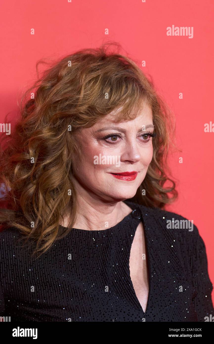 Susan sarandon on red carpet hi-res stock photography and images - Alamy