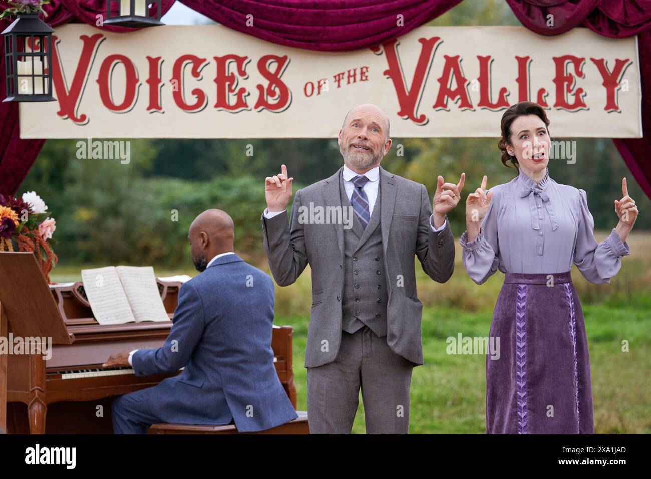 WHEN CALLS THE HEART, from left: Viv Leacock, Hrothgar Mathews, Loretta ...