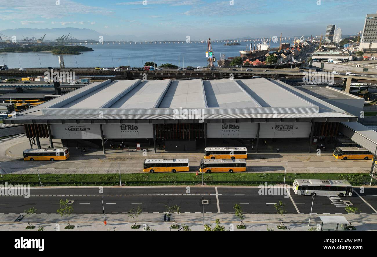 Rio bus terminal hi-res stock photography and images - Alamy